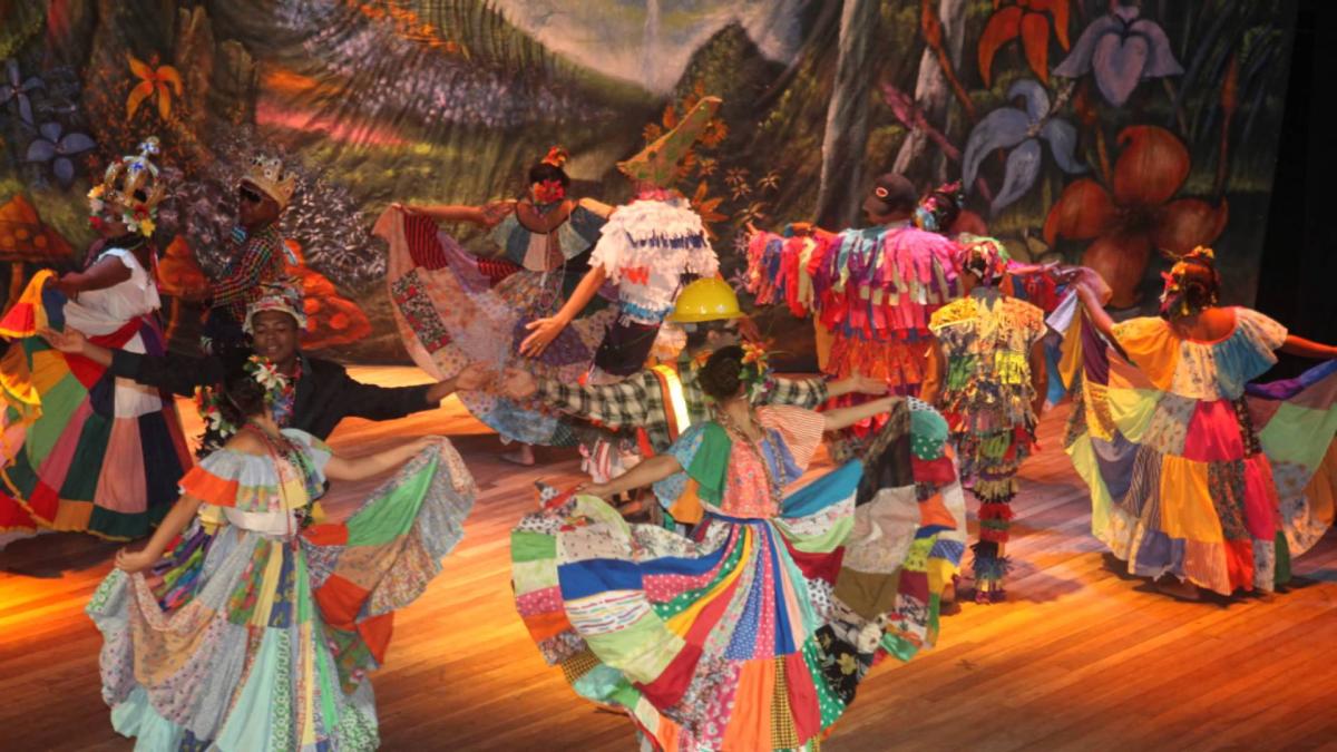 Folklore du Monde | saintcoulomb.com